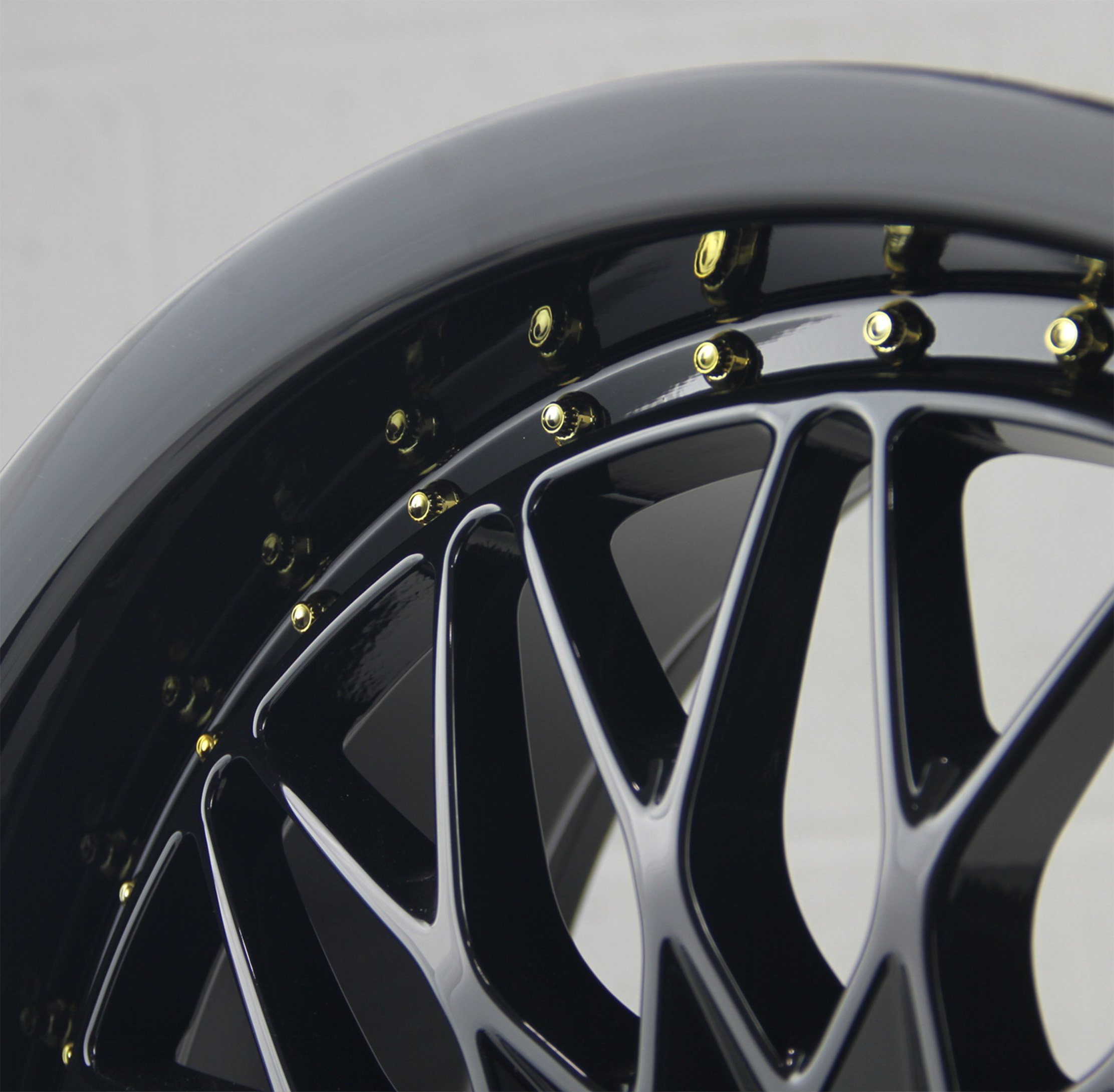 NS5 17×7.5 Gloss Black With Gold Rivets Rim – GWG Wheels