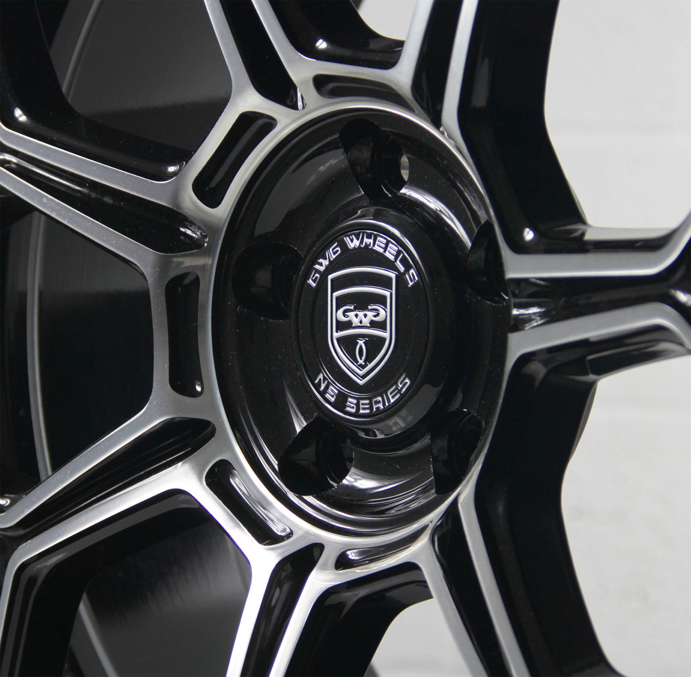NS6 18×8 Gloss Black Machined Face Rim – GWG Wheels